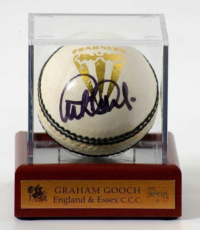 Graham Gooch Hand Signed Cricket Ball : Duke Video