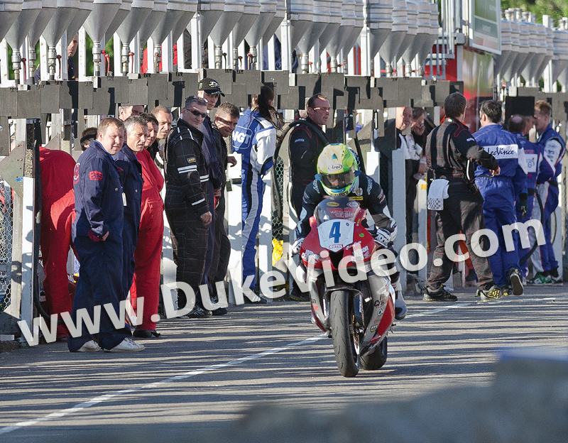 Cameron Donald TT 2012 exits pit lane SuperSport 2 race : Duke Video